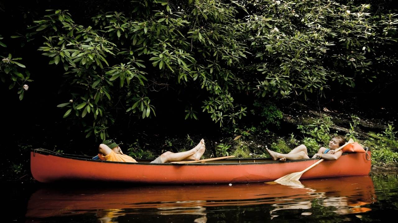 Tips to Sleep in A Canoe