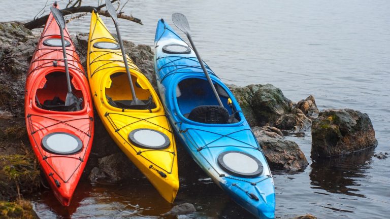 How to Paint a Fiberglass Kayak